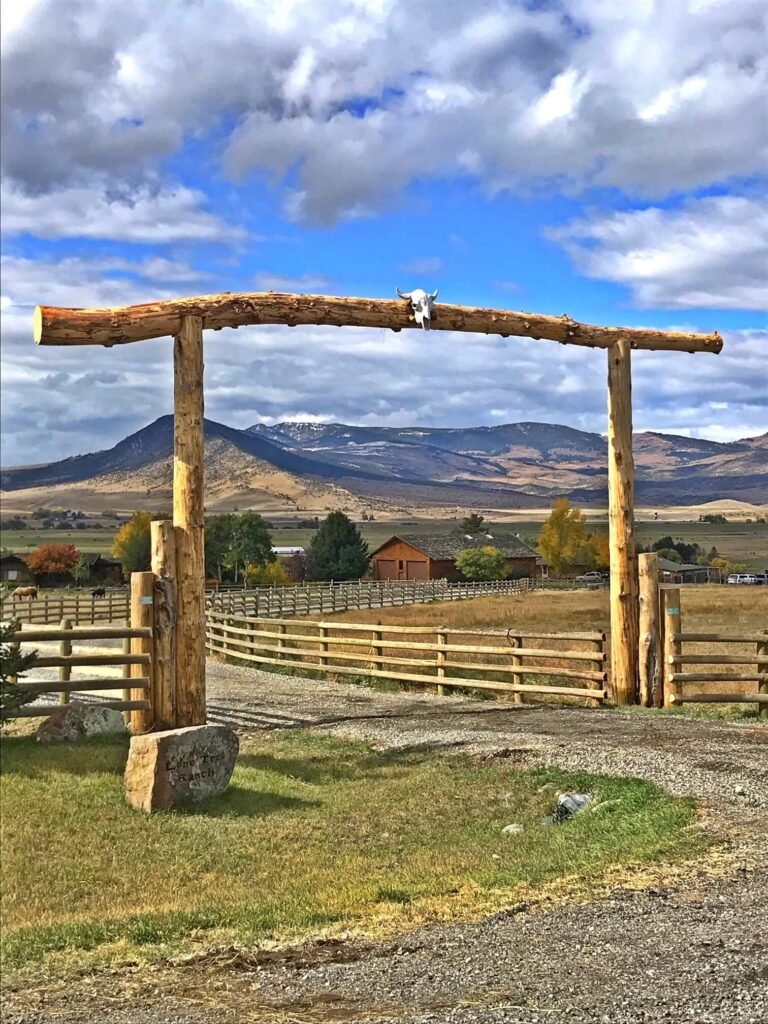 Fencing Products by Montana Fence Builders | Gateway Arch & Fence